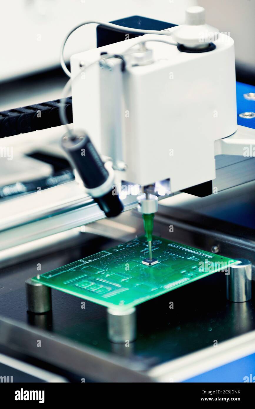 Printed circuit board production hi-res stock photography and images ...