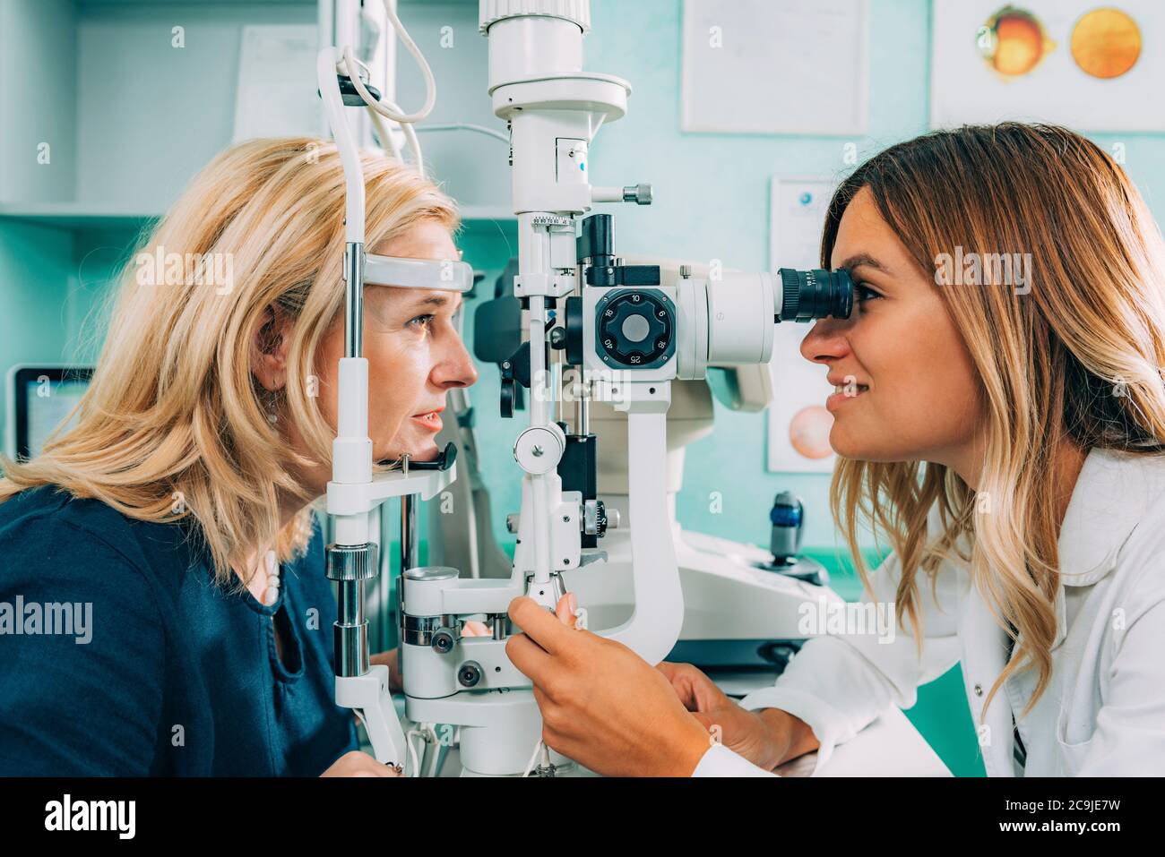 Slit lamp hi-res stock photography and images - Alamy