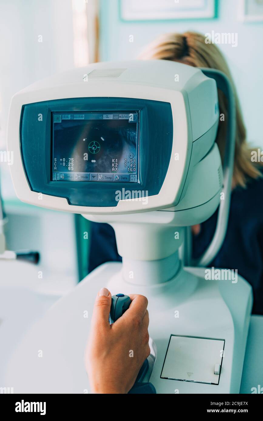 Refractometer hi-res stock photography and images - Alamy