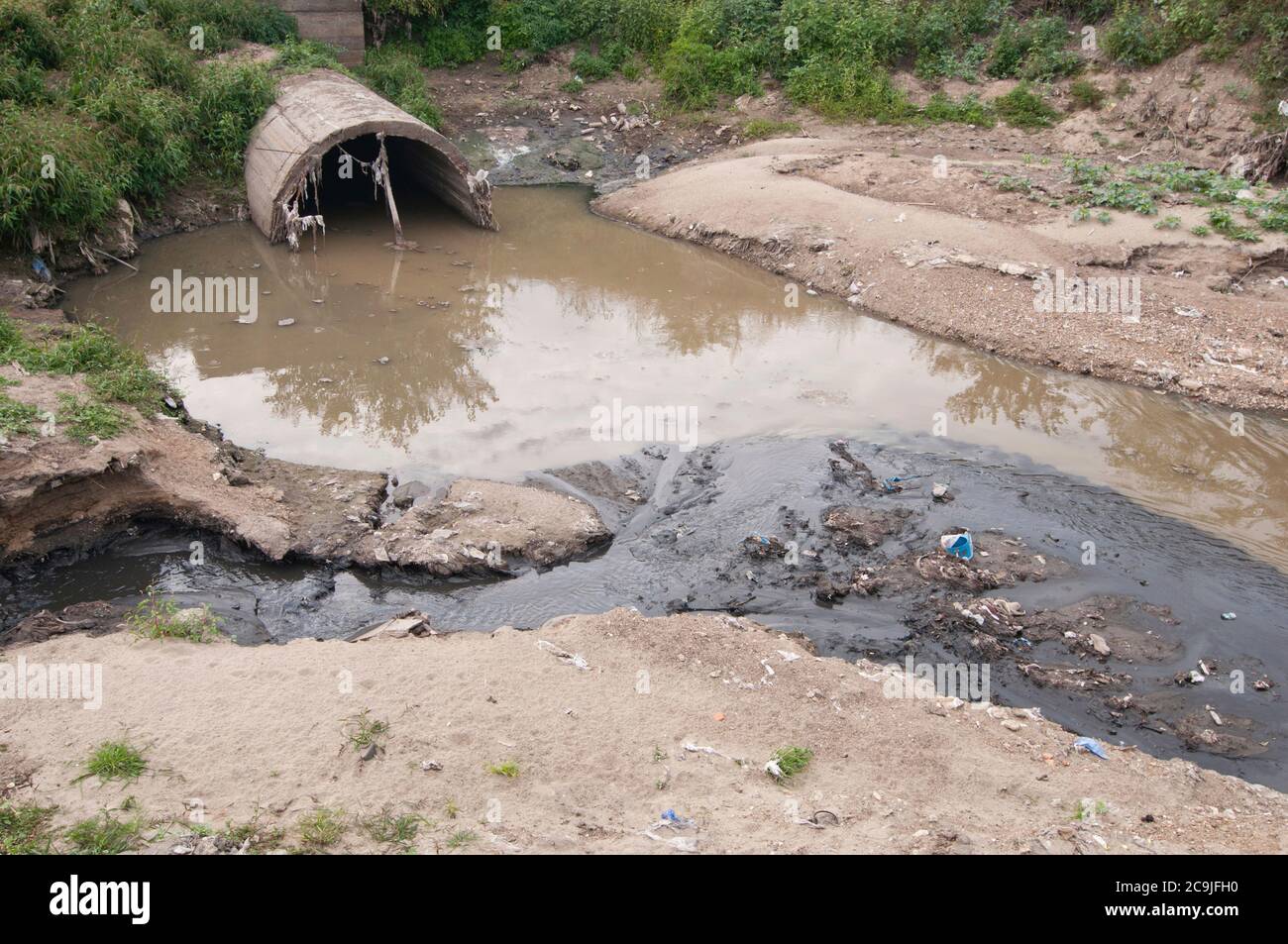 Sewage outlet causing water pollution Stock Photo - Alamy Sewage outlet causing water pollution Stock Photo - Alamy