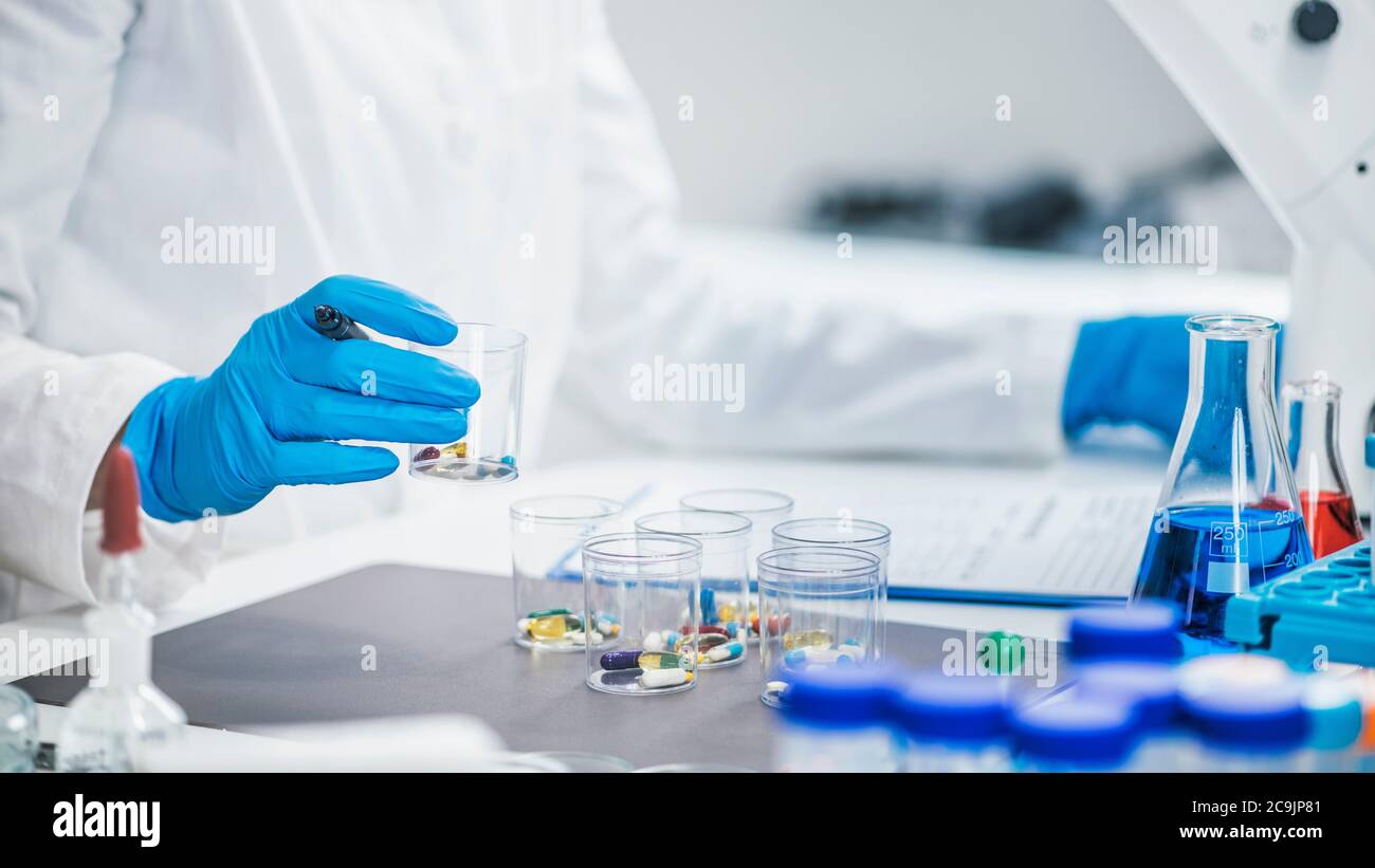 Medical researcher hi-res stock photography and images - Alamy
