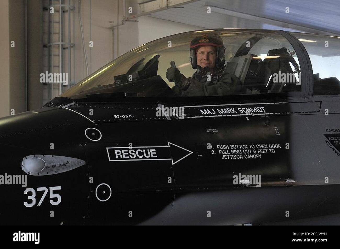 Flying hours hi-res stock photography and images - Alamy