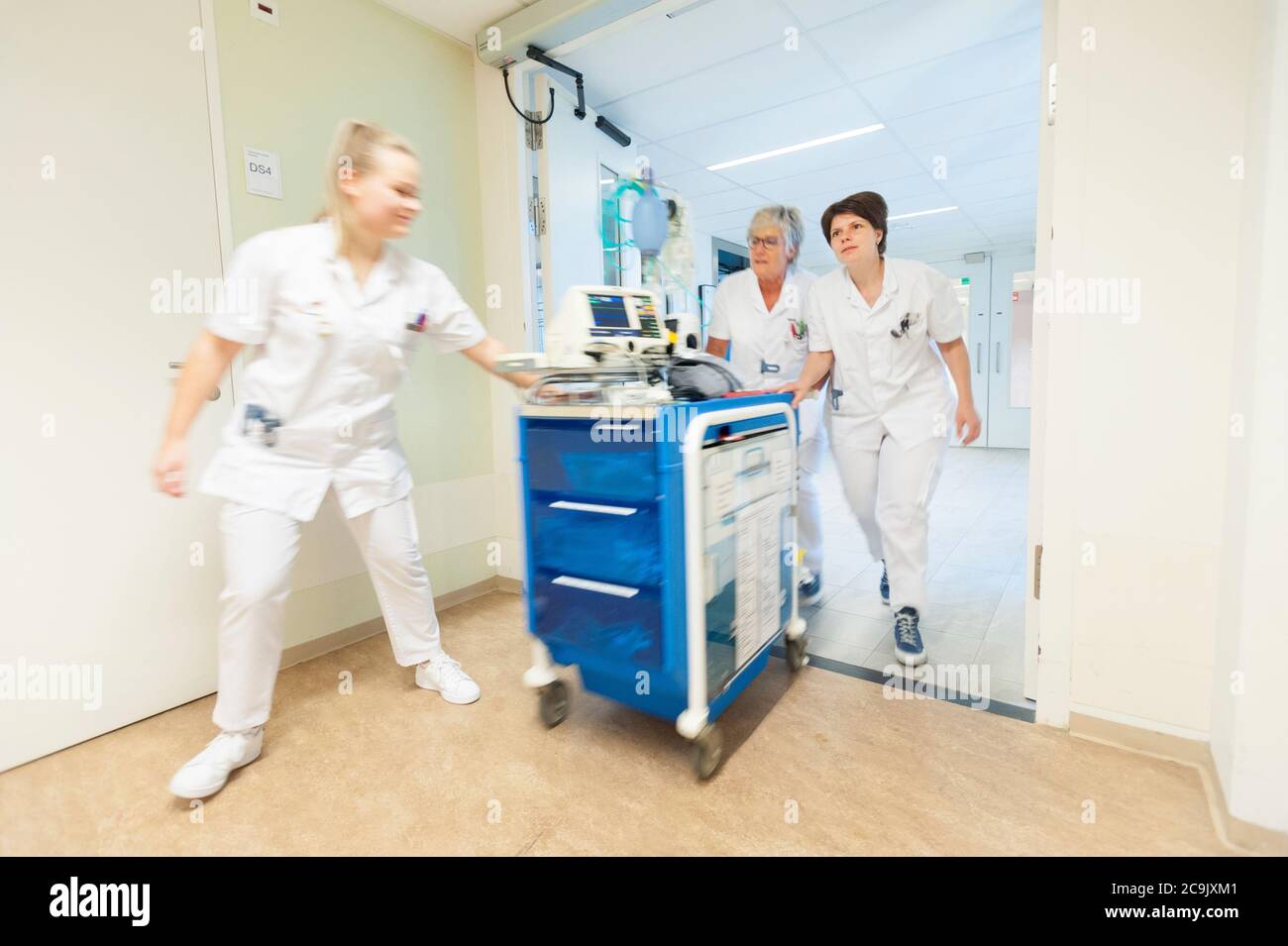 Trauma cart hi-res stock photography and images - Alamy