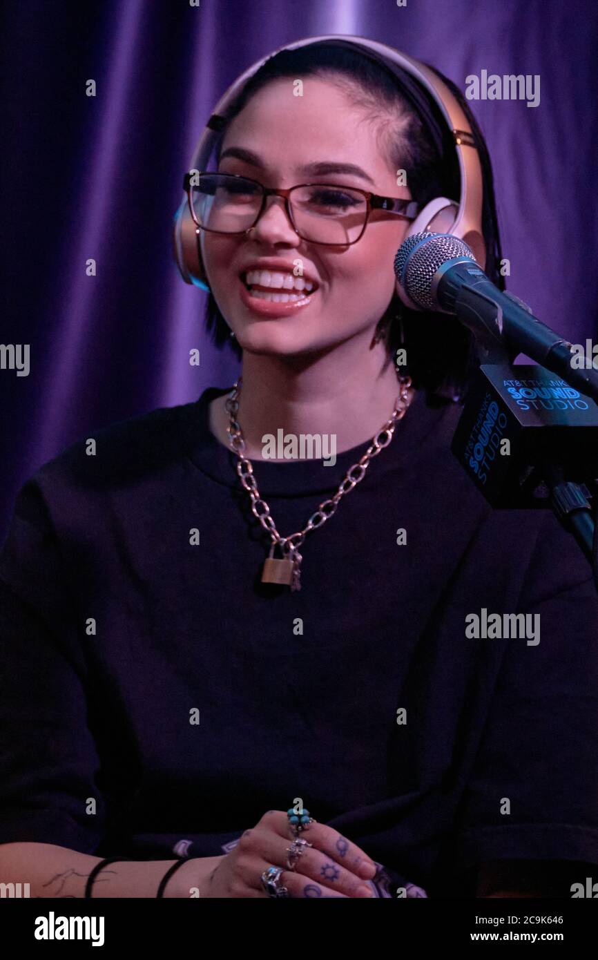 Maggie lindemann studio session hi-res stock photography and images - Alamy