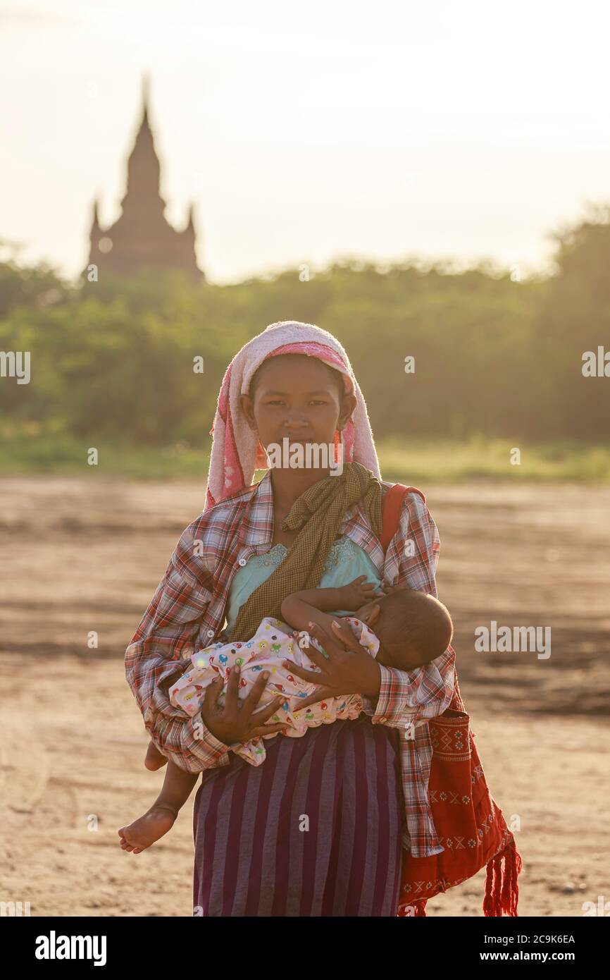 Myanma culture hi-res stock photography and images - Alamy