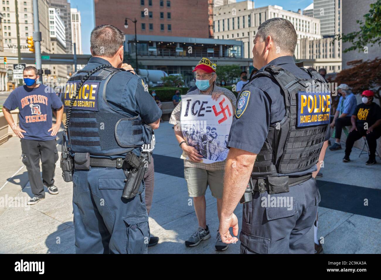 Dhs police hi-res stock photography and images - Alamy