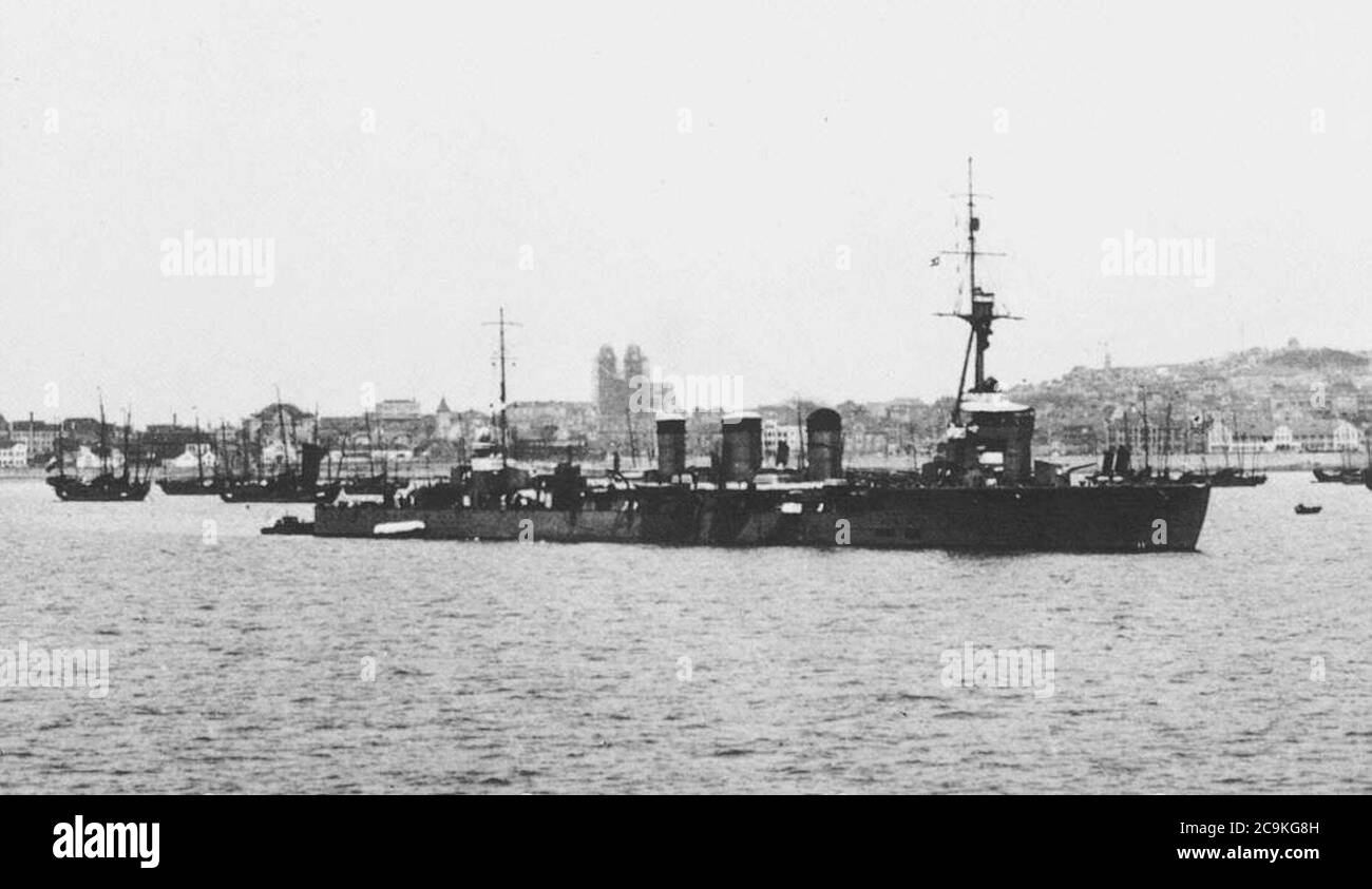 Japanese cruiser Tenryu in Shanghai 1932 Stock Photo - Alamy