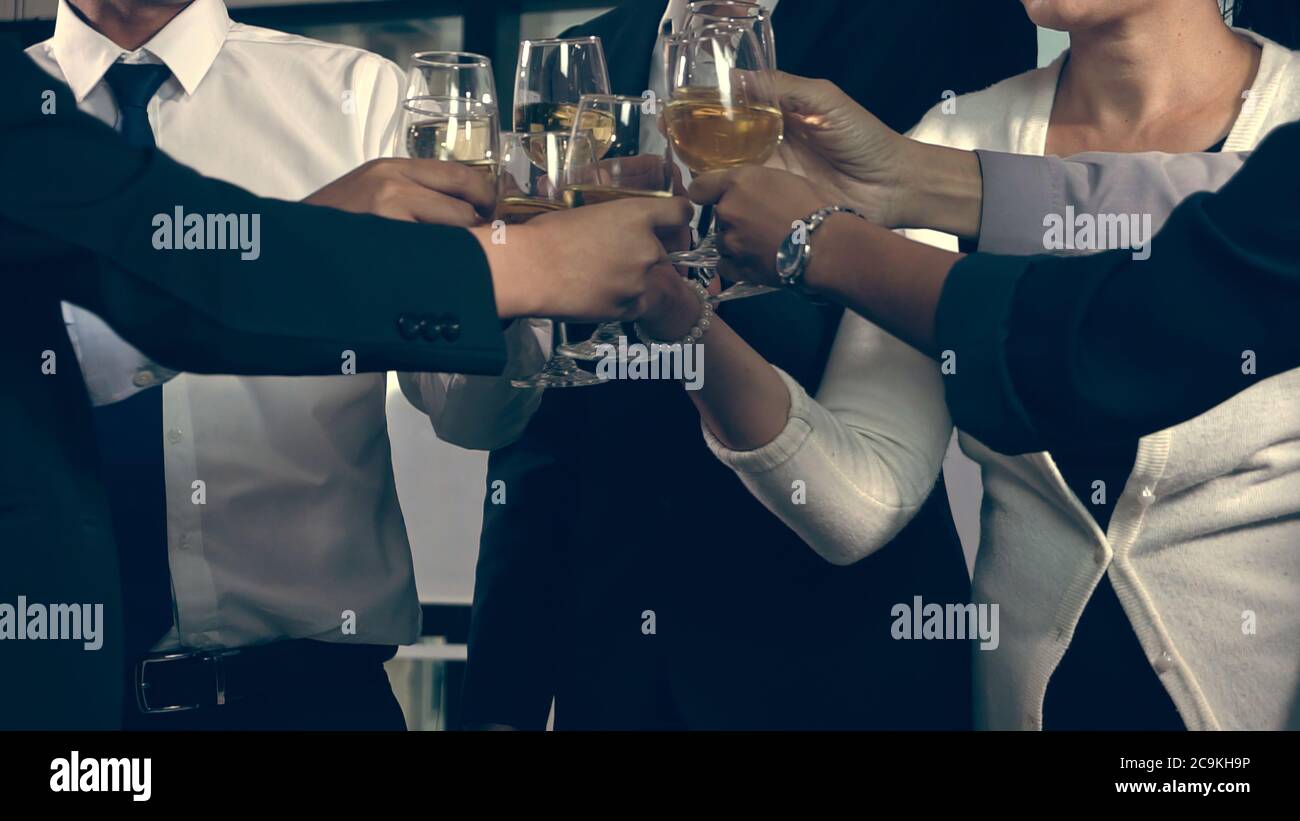 Networking event cocktail hi-res stock photography and images - Alamy