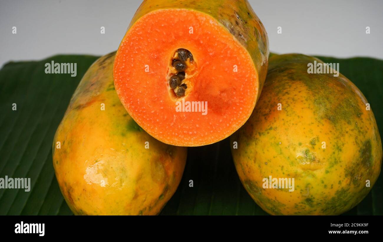 Papayas seeds hi-res stock photography and images - Alamy