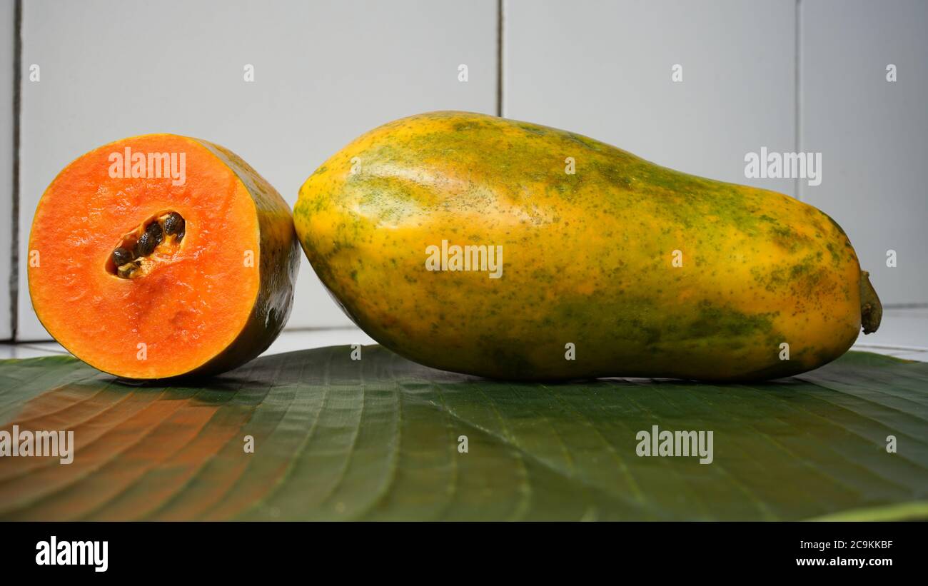 Close up of ripe papaya fruit Stock Photo - Alamy