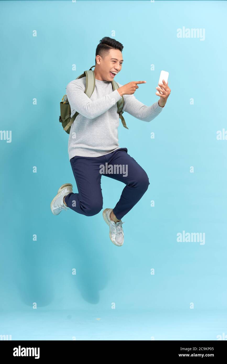 Man jumping over wall hi-res stock photography and images - Alamy