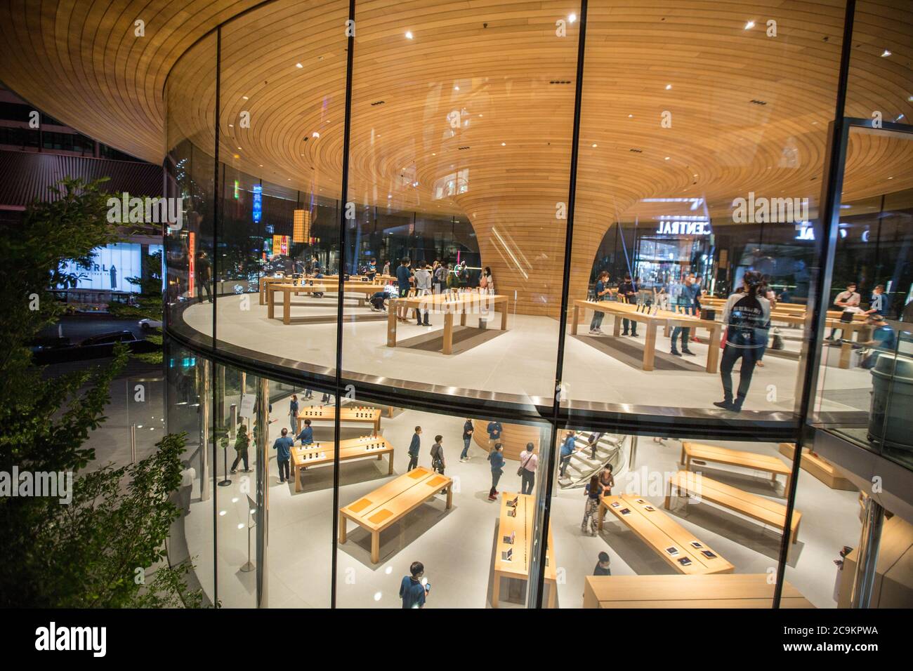 Apple central world bangkok hi-res stock photography and images - Alamy