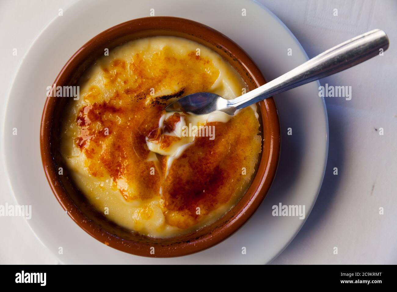 Crema catalana - dessert of Catalonia Stock Photo - Alamy