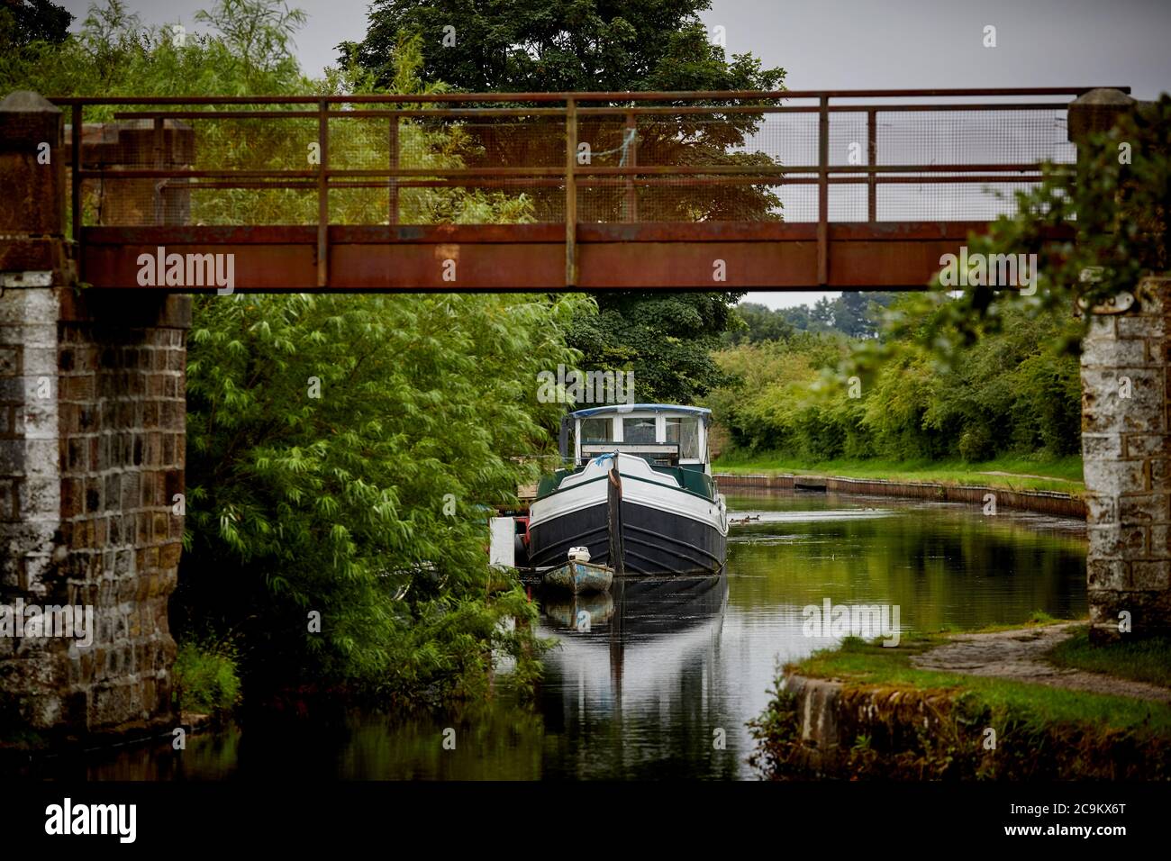 Liverpool To Leeds Canal in Wheelton, Chorley. Lancashire. pretty ...