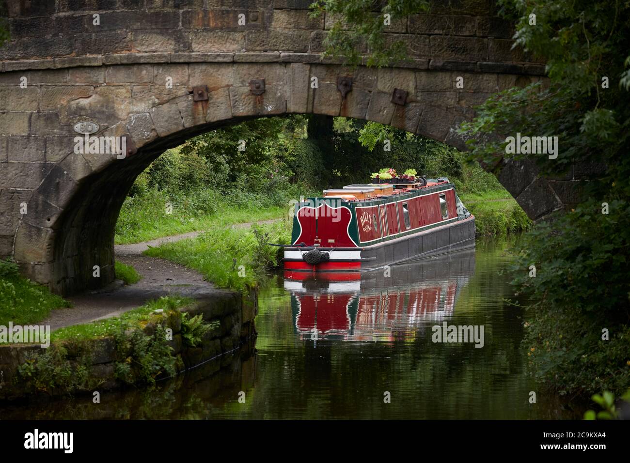 Liverpool To Leeds Canal in Wheelton, Chorley. Lancashire. pretty ...