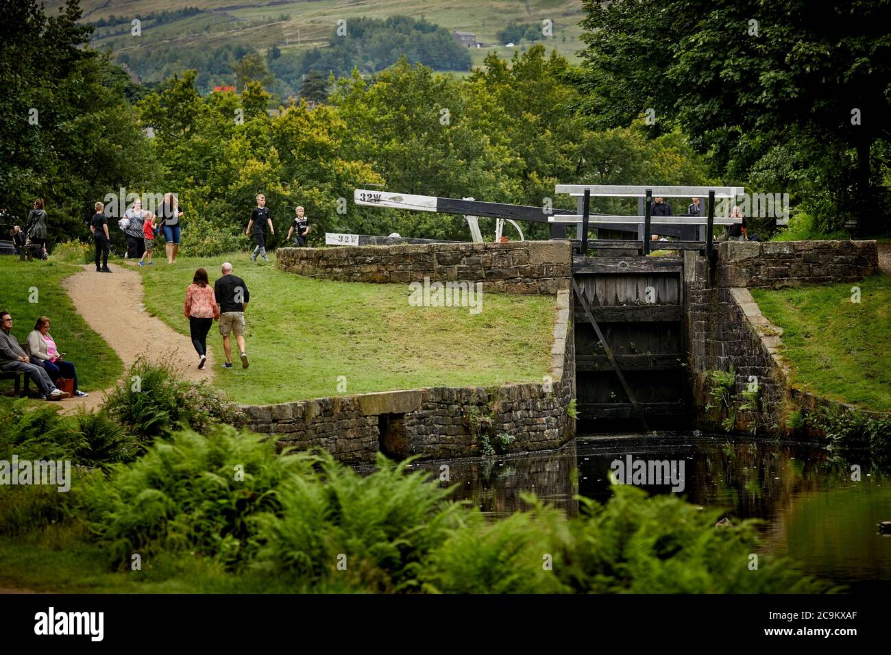 Diggle huddersfield narrow hi-res stock photography and images - Alamy