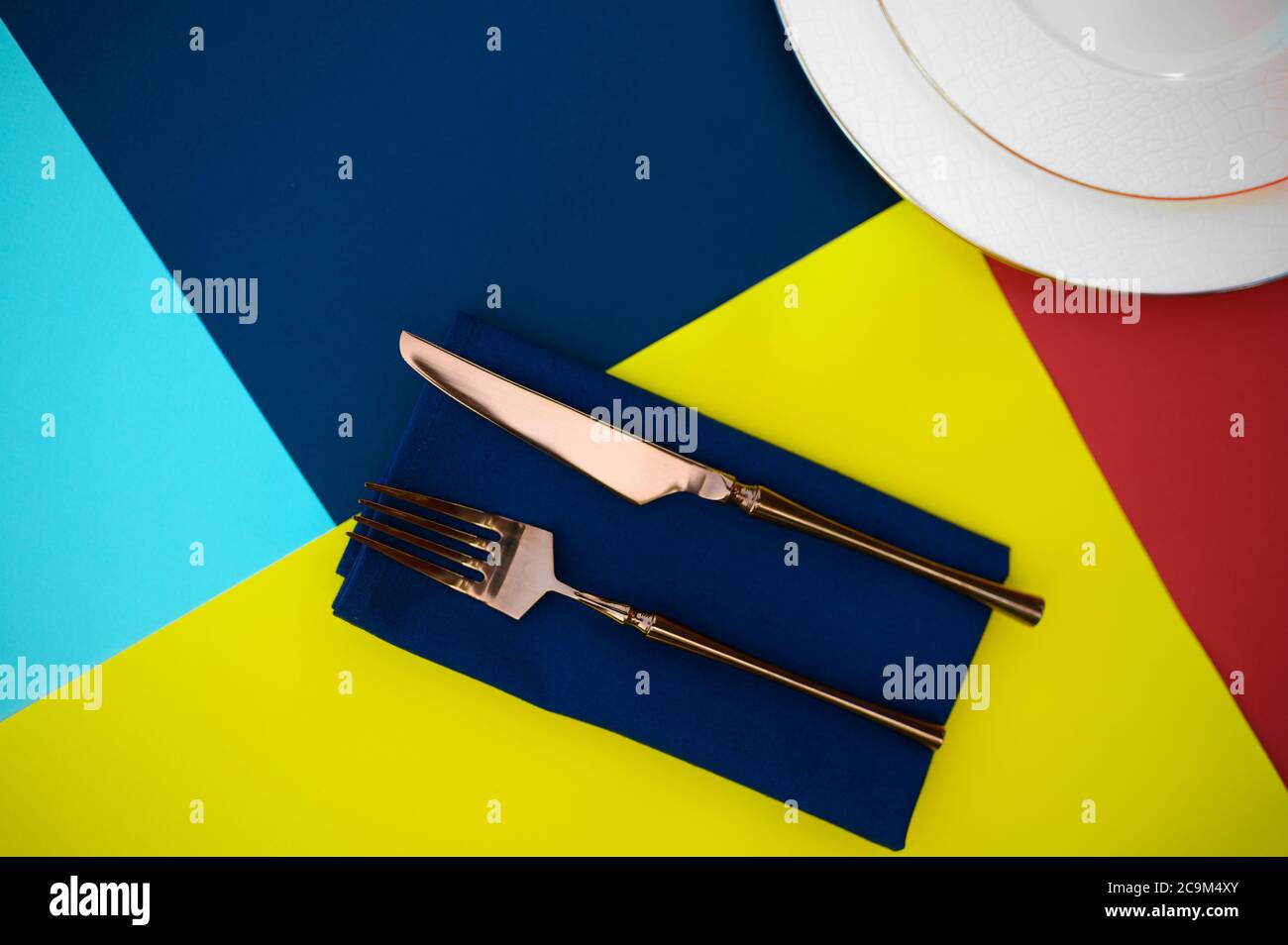 Antique plate setting hi-res stock photography and images - Alamy