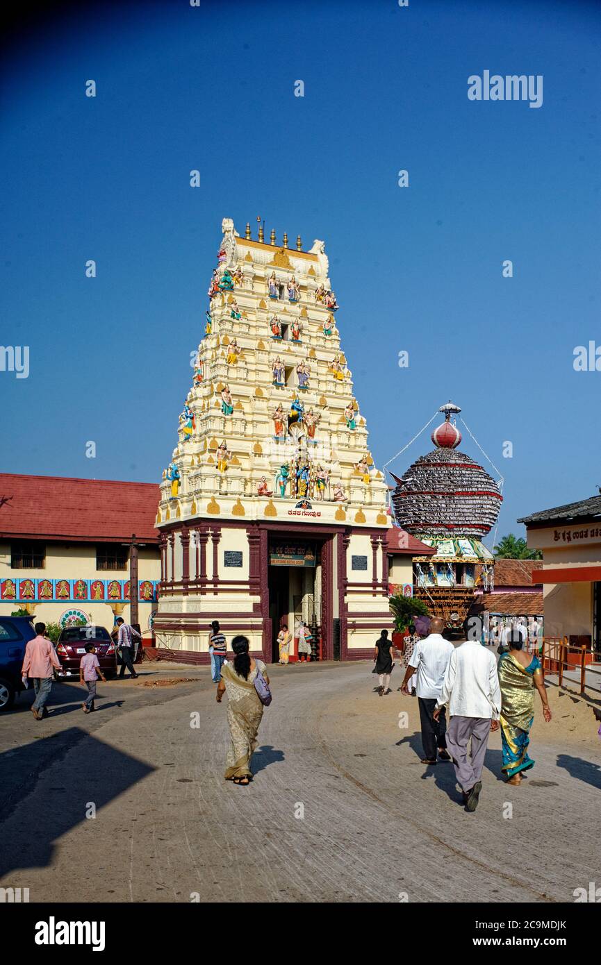 Beautiful decortive Gopuram of Shri Krishna matha(Temple) at Udupi ...