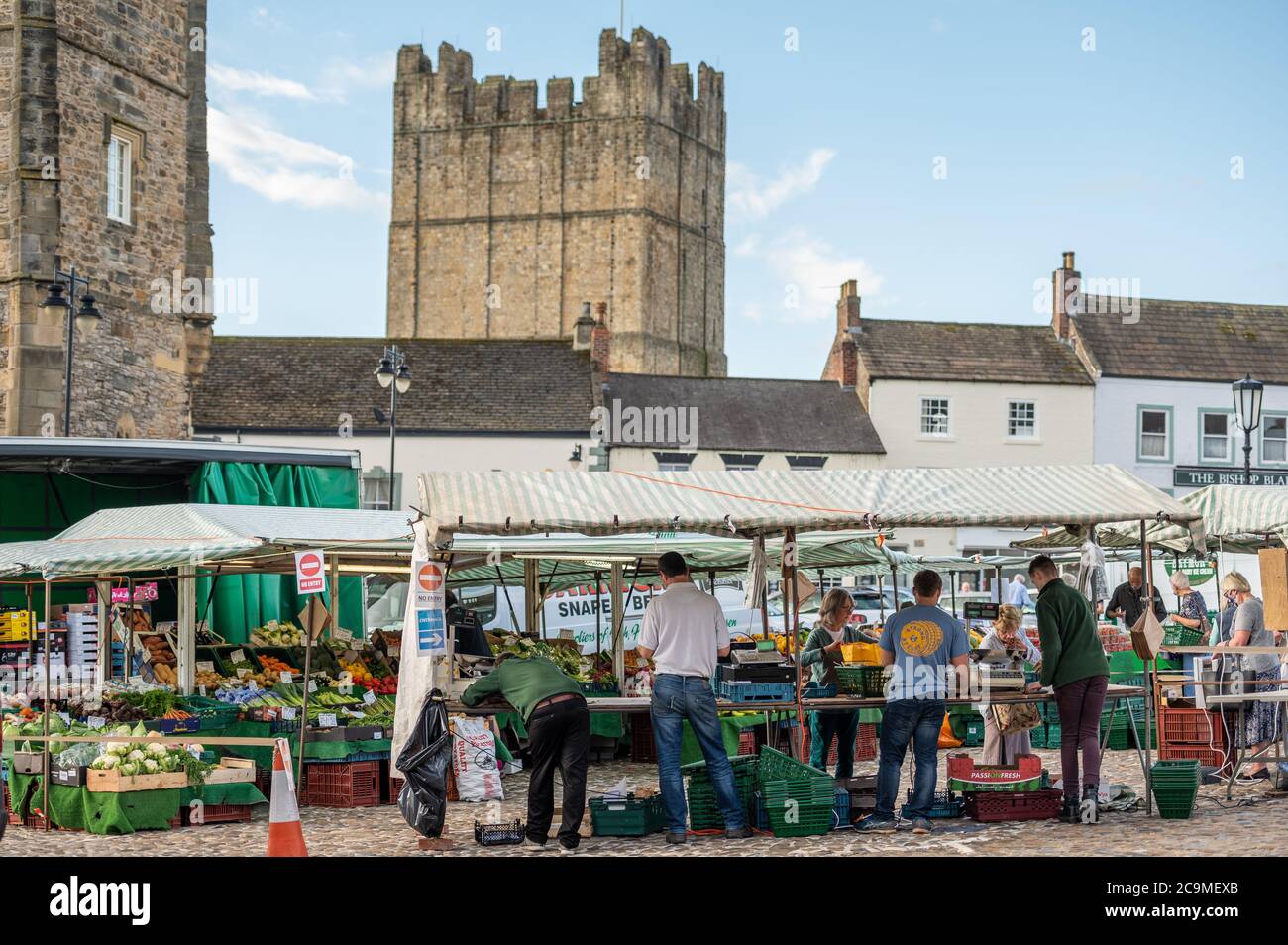 Market square richmond north yorkshire hi-res stock photography and ...