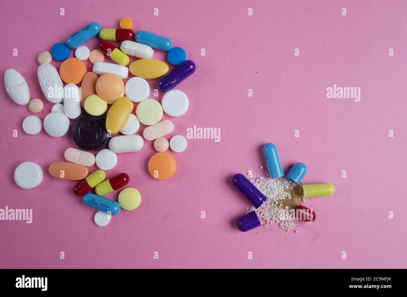 Open capsule hi-res stock photography and images - Alamy