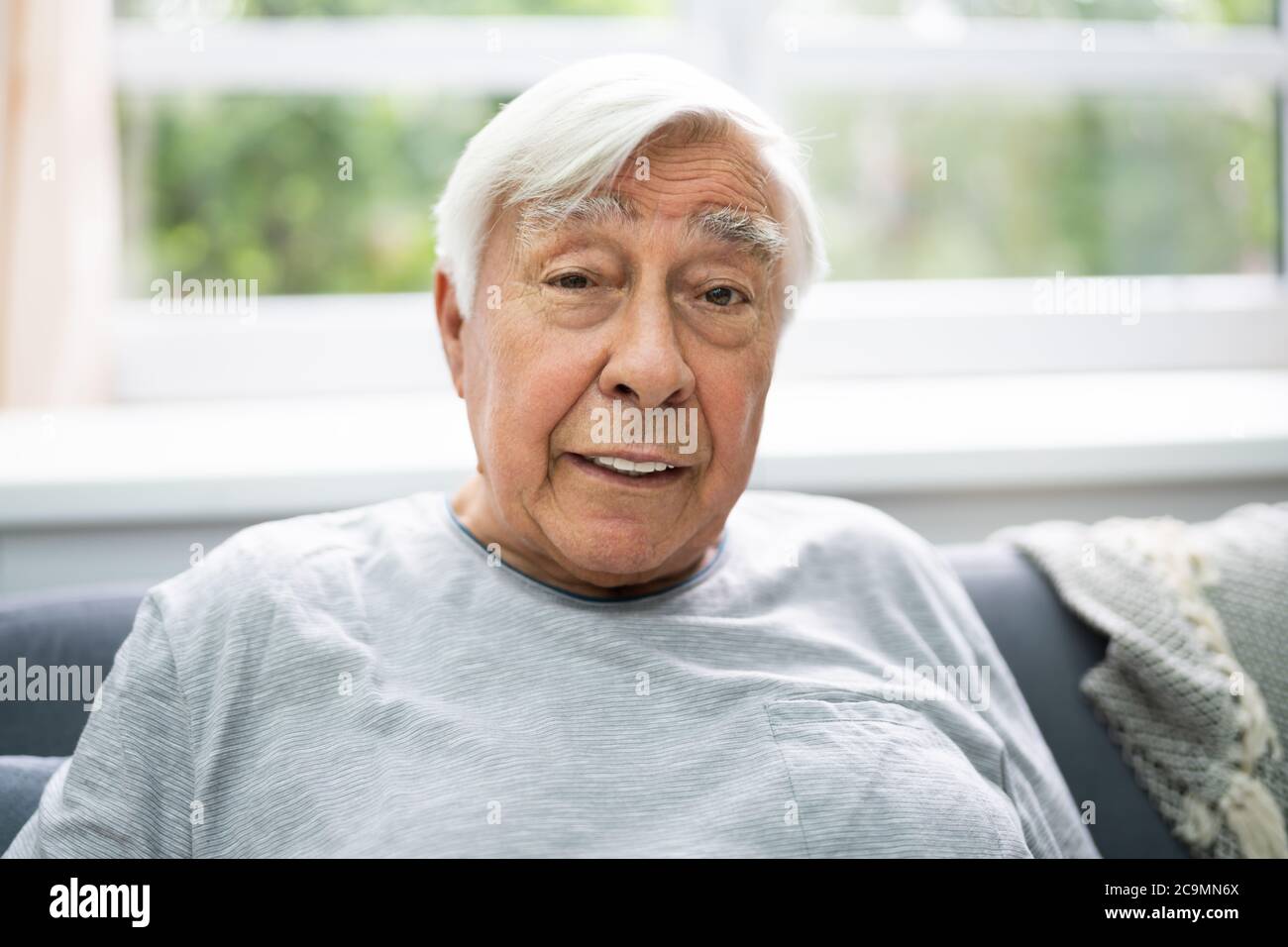 Older gray hair man hi-res stock photography and images - Alamy