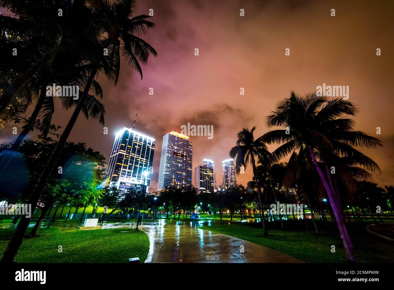 Lights on the bayfront hi-res stock photography and images - Alamy