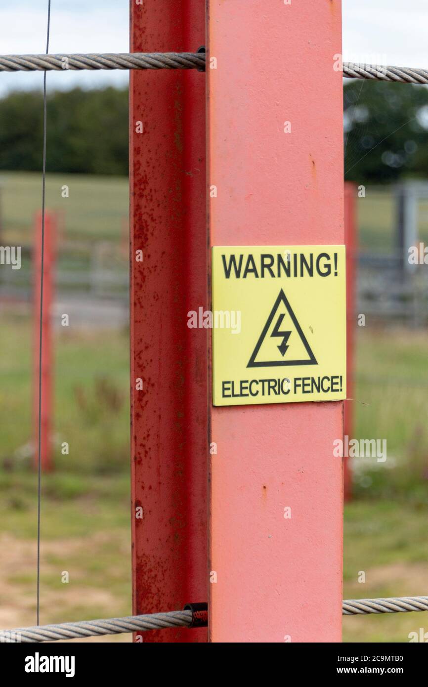 Zoo animal warning sign hi-res stock photography and images - Alamy