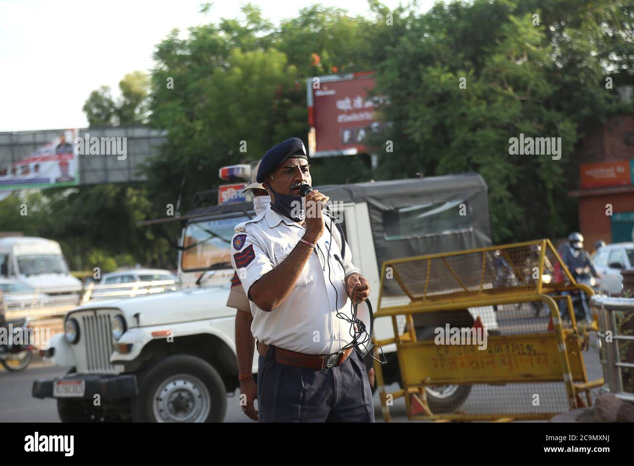 Indian traffic police hi-res stock photography and images - Alamy