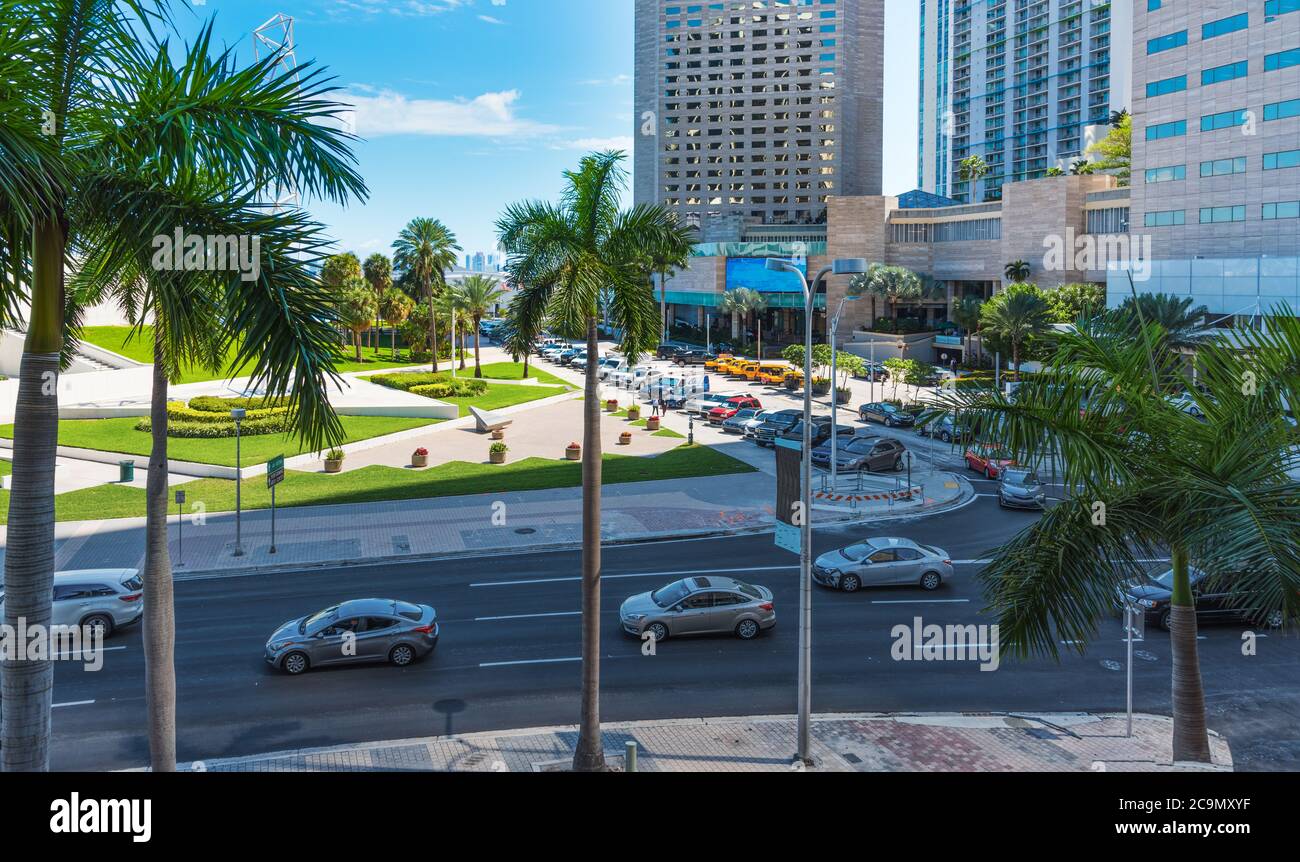 Traffic in downtown Miami on a sunny day, USA Stock Photo - Alamy