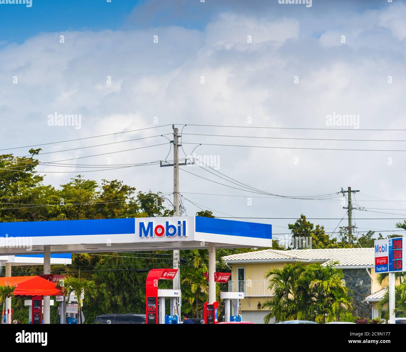 Miami florida gas station petrol hi-res stock photography and images ...