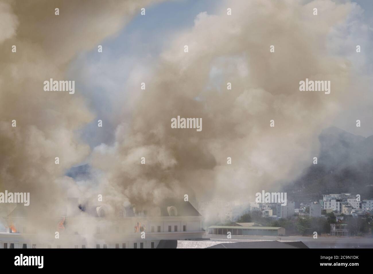 House fire smoke windows hi-res stock photography and images - Alamy