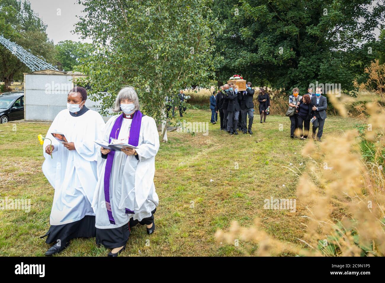 Female vicar hi-res stock photography and images - Alamy