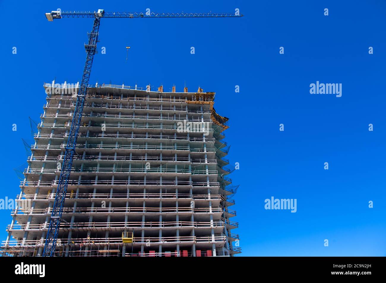 Facade high rise building seen from below hi-res stock photography and ...