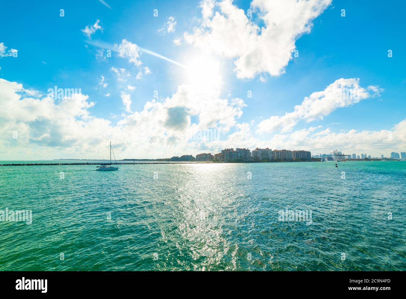 Sailing in Miami Beach bay under a shining sun. Southern Florida, USA ...
