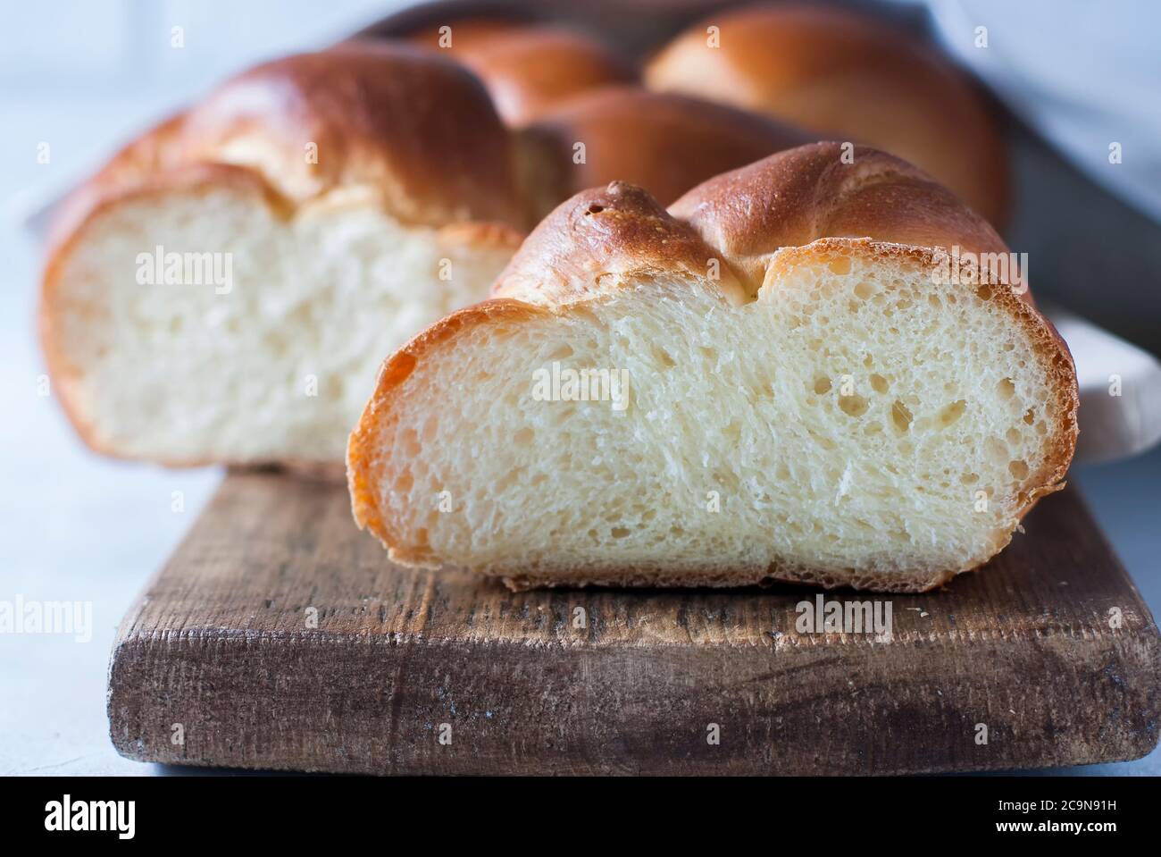 Challah buns hi-res stock photography and images - Alamy