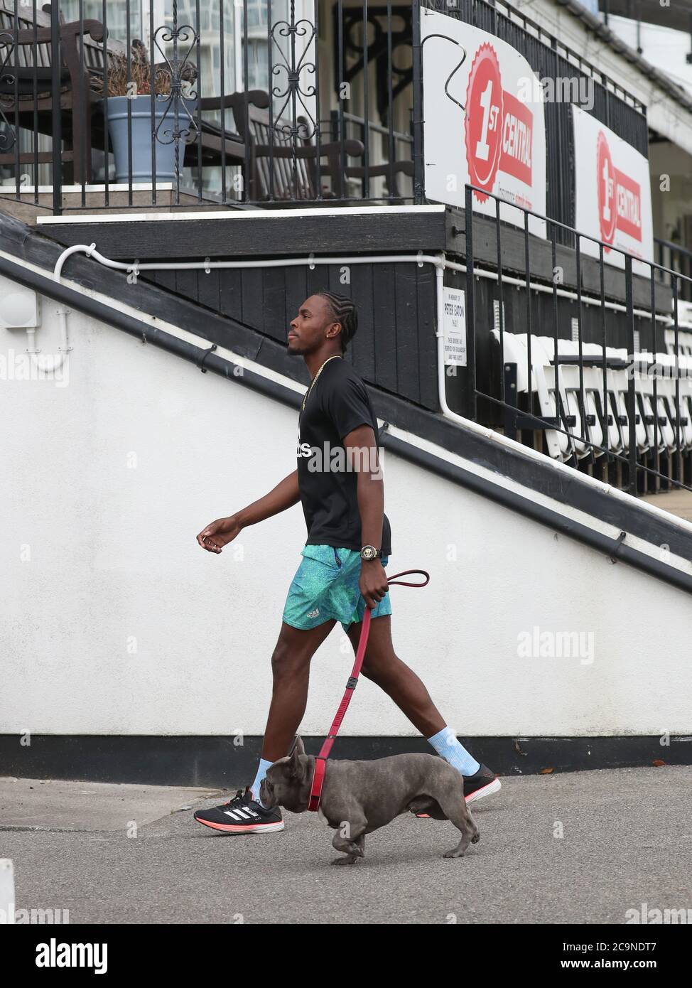 Jofra archer dog hi-res stock photography and images - Alamy