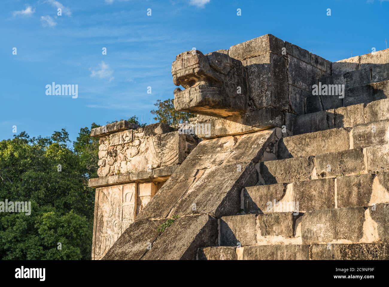 Carved serpent hi-res stock photography and images - Alamy