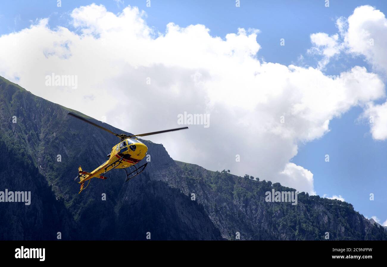 Hindu devotees visit during their pilgrimage from Baltal Base Camp to ...