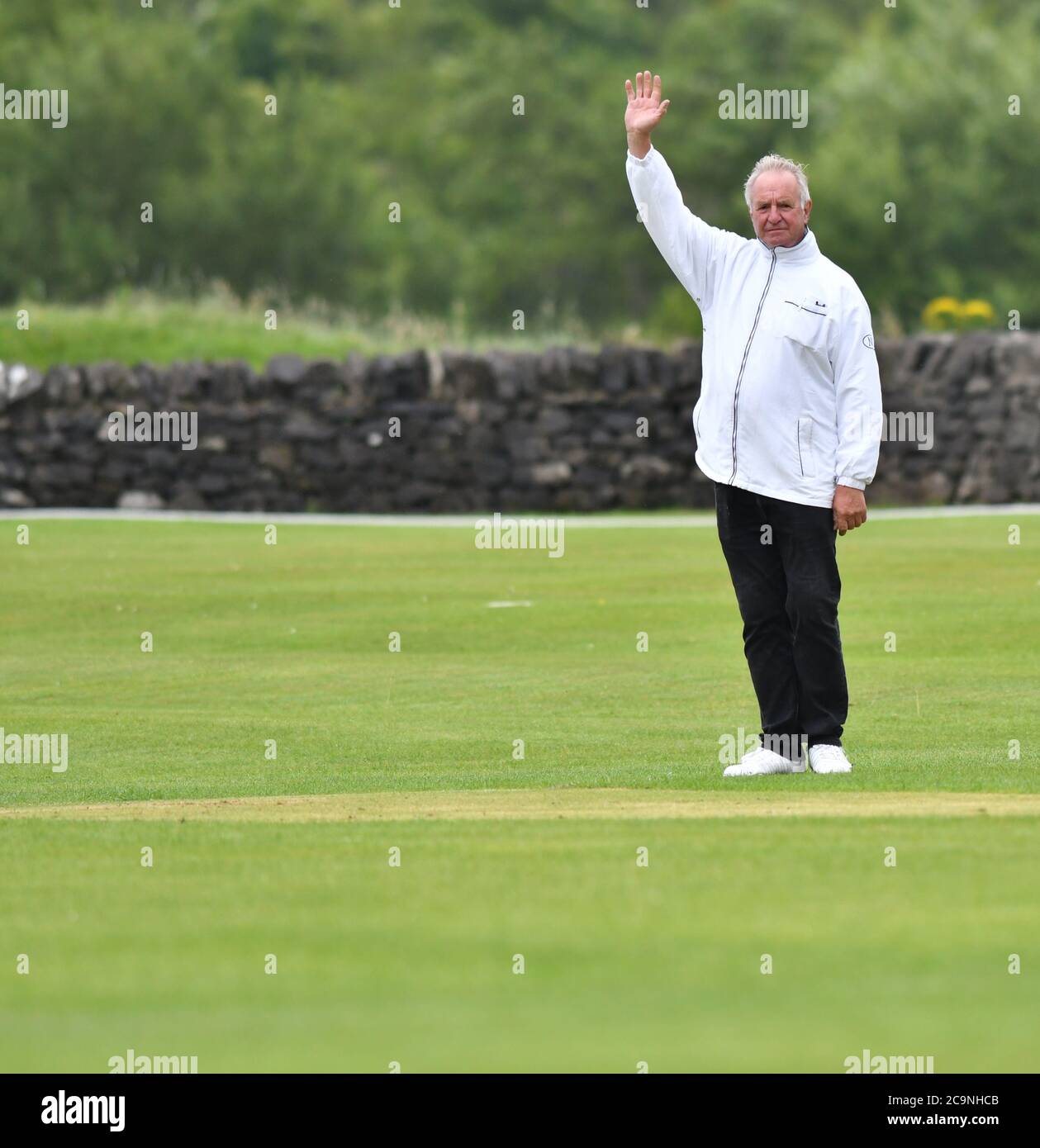 Signal cricket hi-res stock photography and images - Alamy
