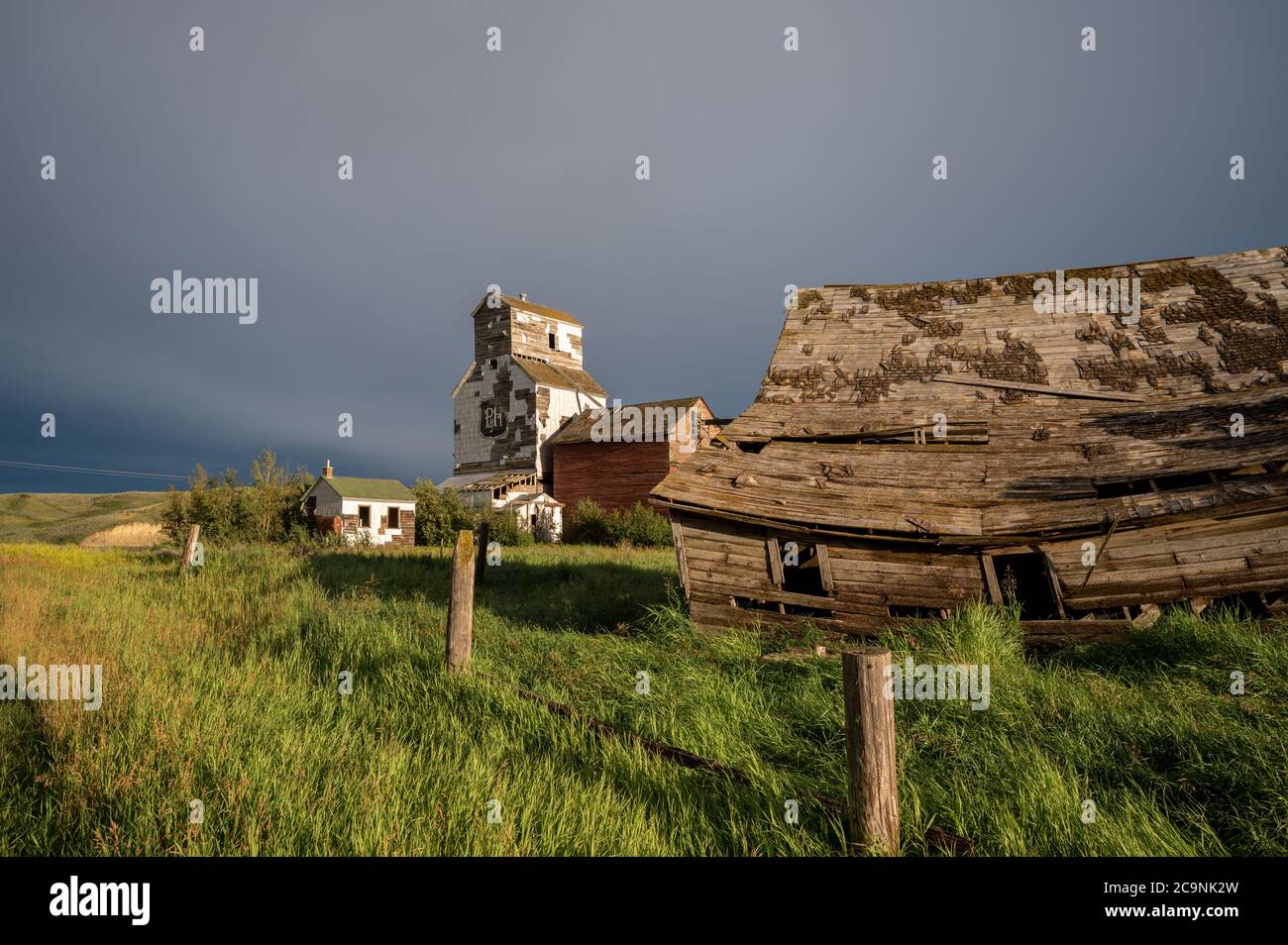 Old abandoned grain elevator in the badlands ghost town of Sharples ...