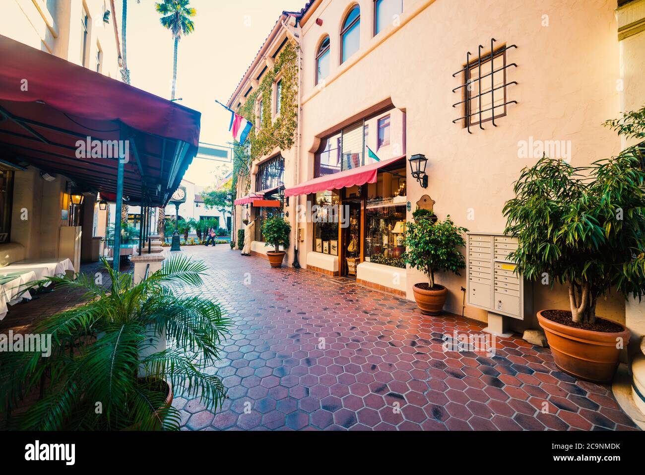 Elegant alley in downtown Santa Barbara. Southern California, USA Stock ...
