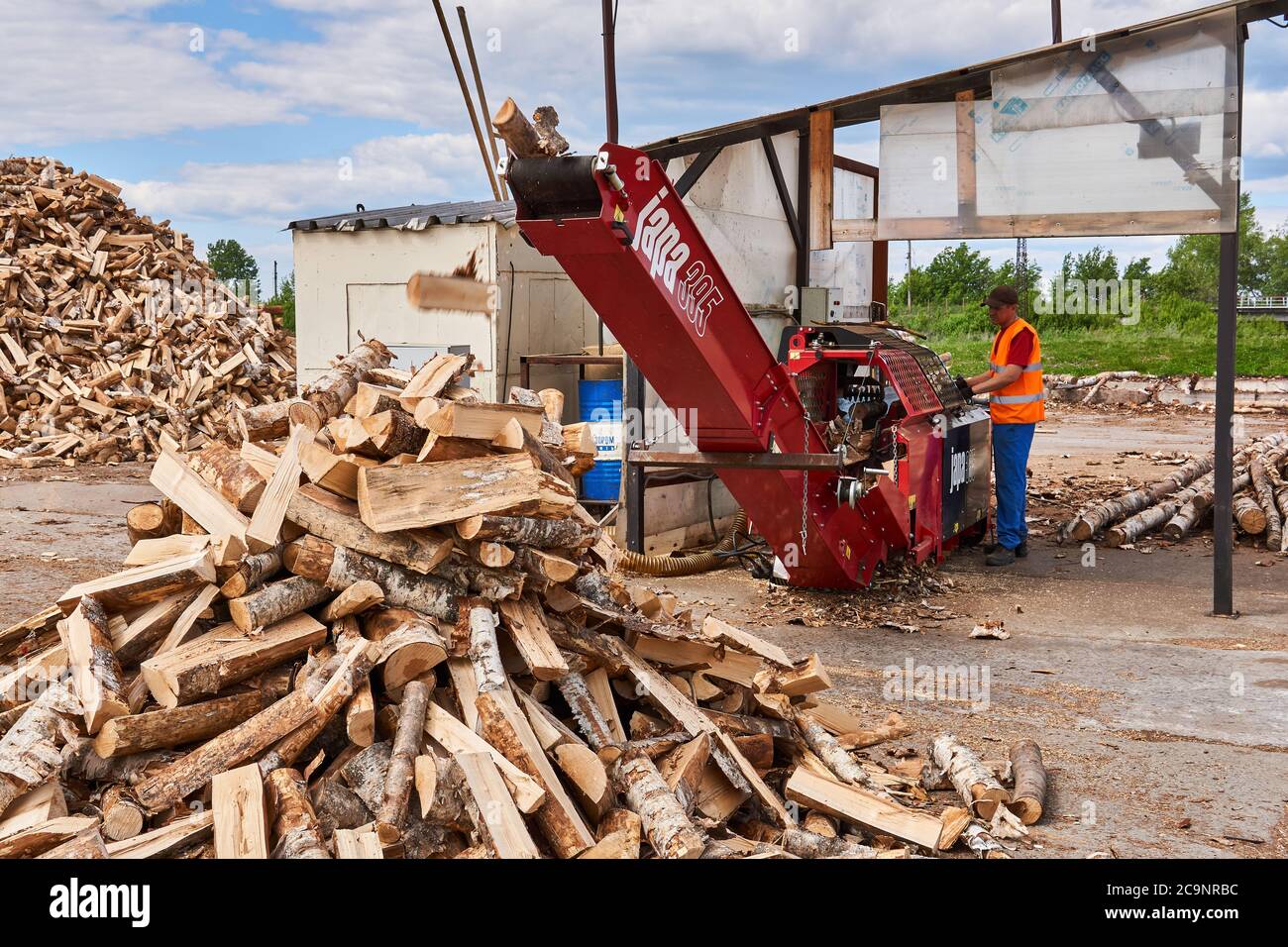 Modern wood processor hi-res stock photography and images - Alamy