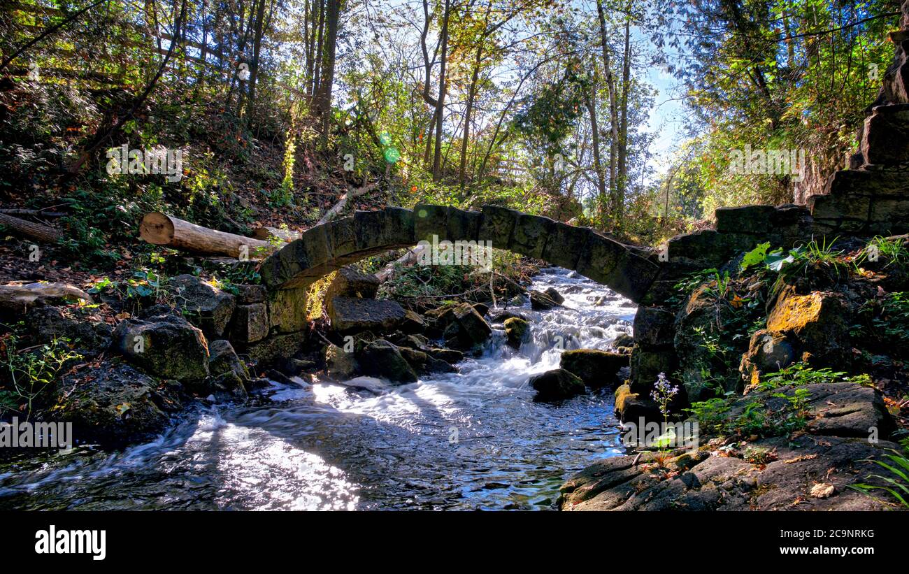 Bridge over water in nature hi-res stock photography and images - Alamy