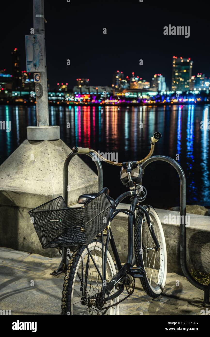 Vintage cruiser bike california hi-res stock photography and images - Alamy