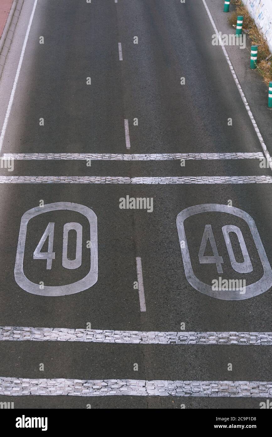 Two lanes sign hi-res stock photography and images - Alamy