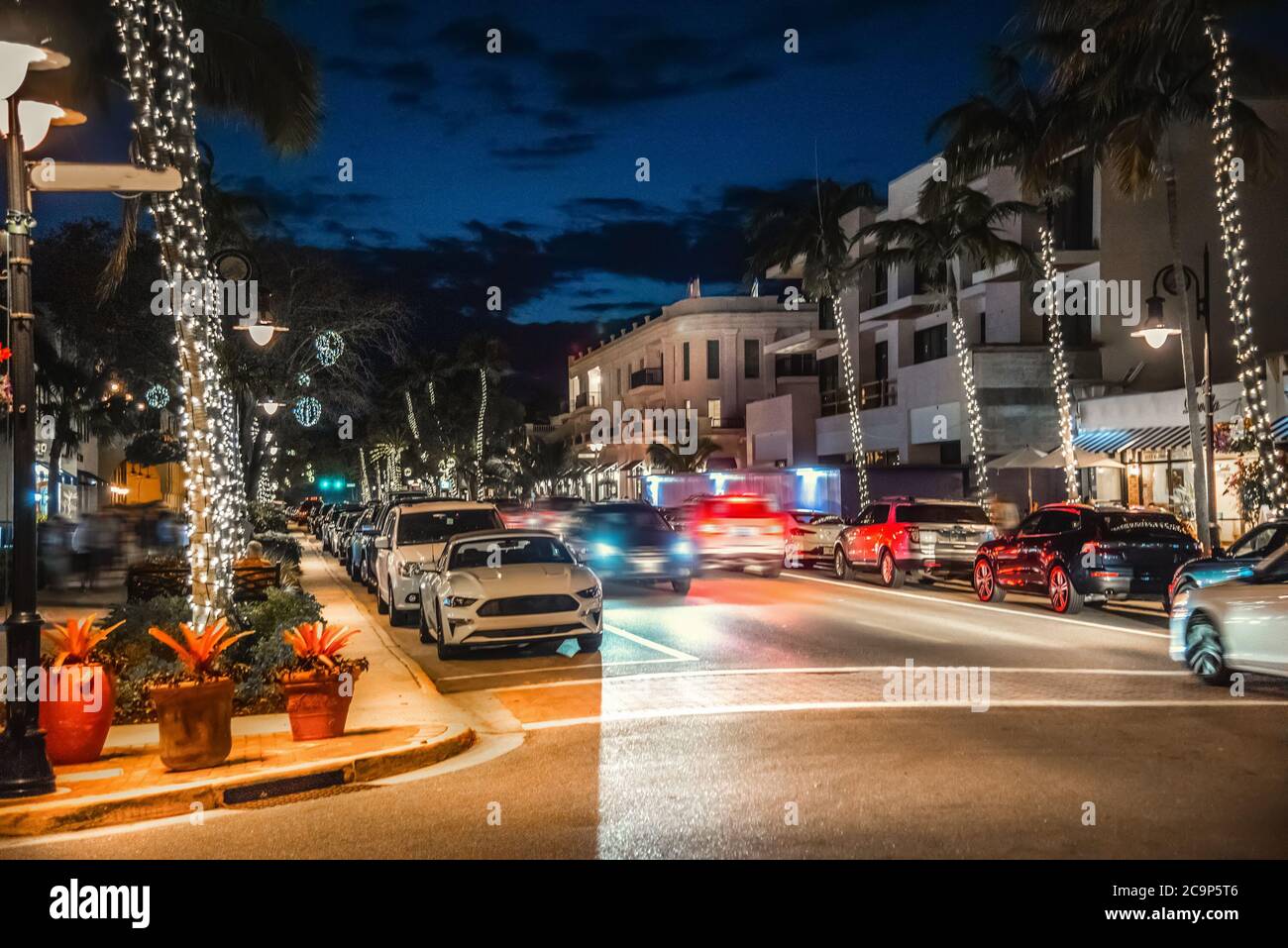 Night life in downtown Naples. Florida, USA Stock Photo - Alamy