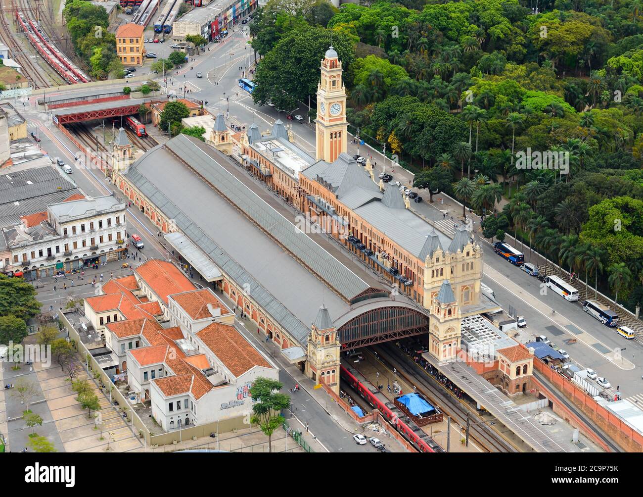 Luz park building tower clock hi-res stock photography and images - Alamy