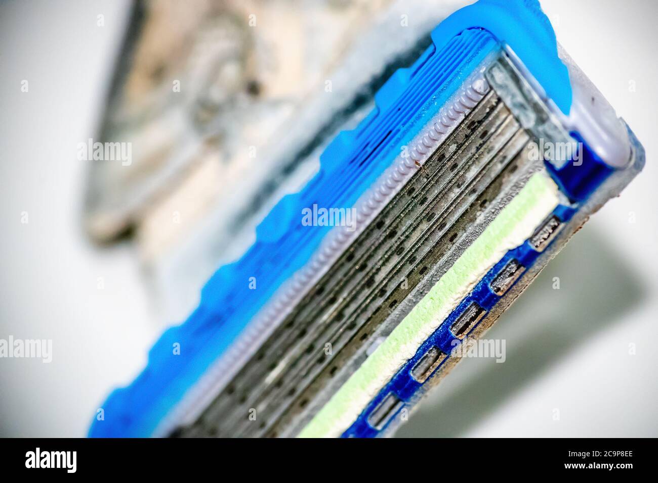 Women razor razors shaving hi-res stock photography and images - Alamy