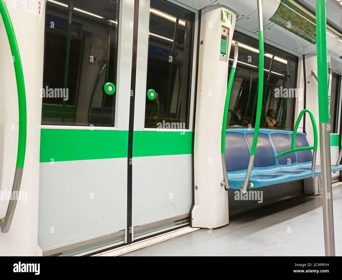 Bus with sliding doors hi-res stock photography and images - Alamy