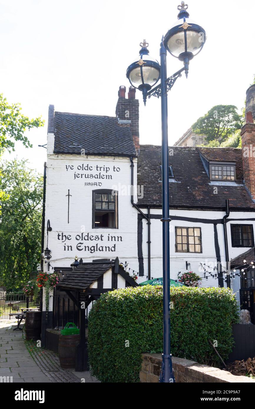 12th century 'Ye Olde Trip To Jerusalem' Inn, Brewhouse Yard ...